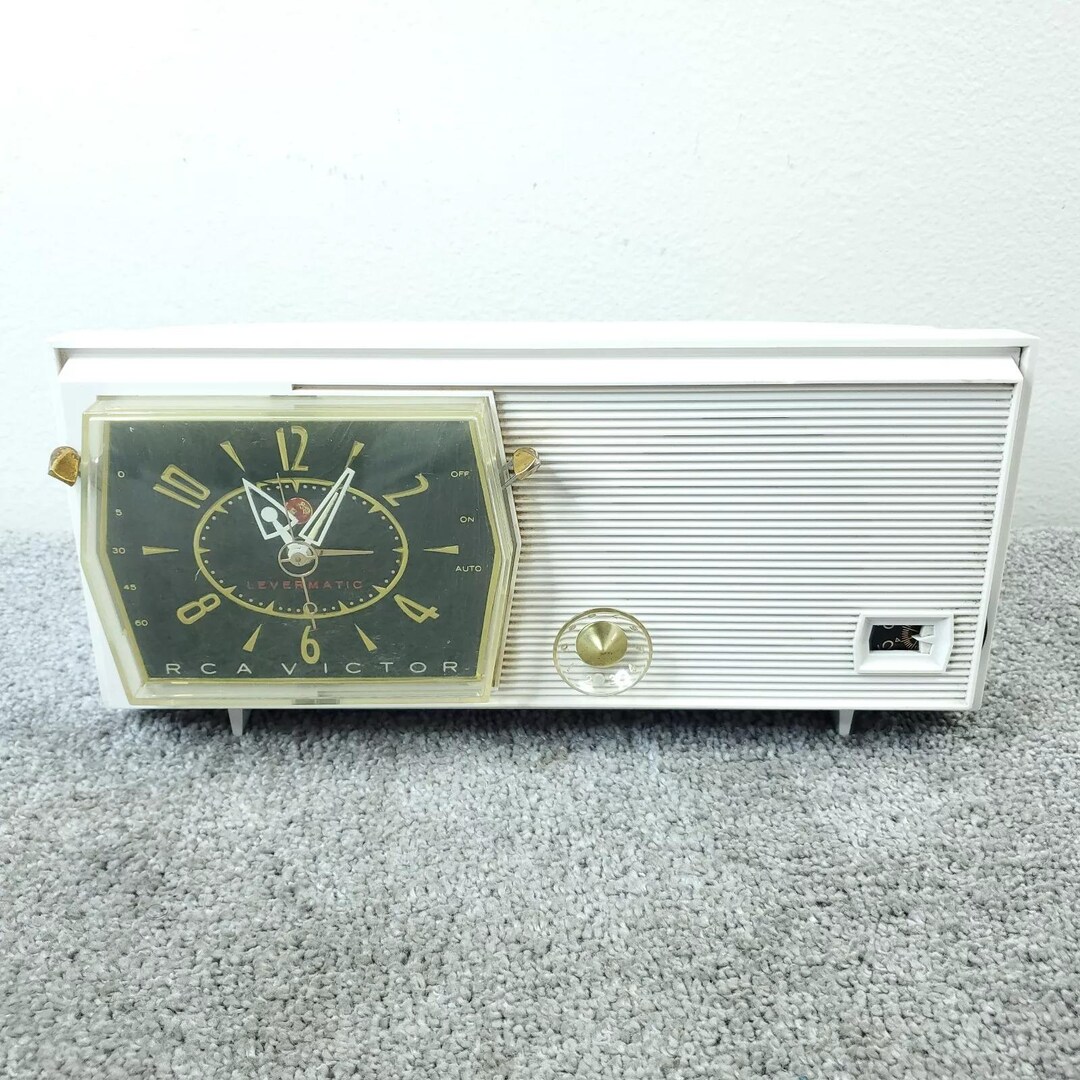 Vintage RCA Victor C-2E Tube Radio Clock Telechron AM MCM White Works ...