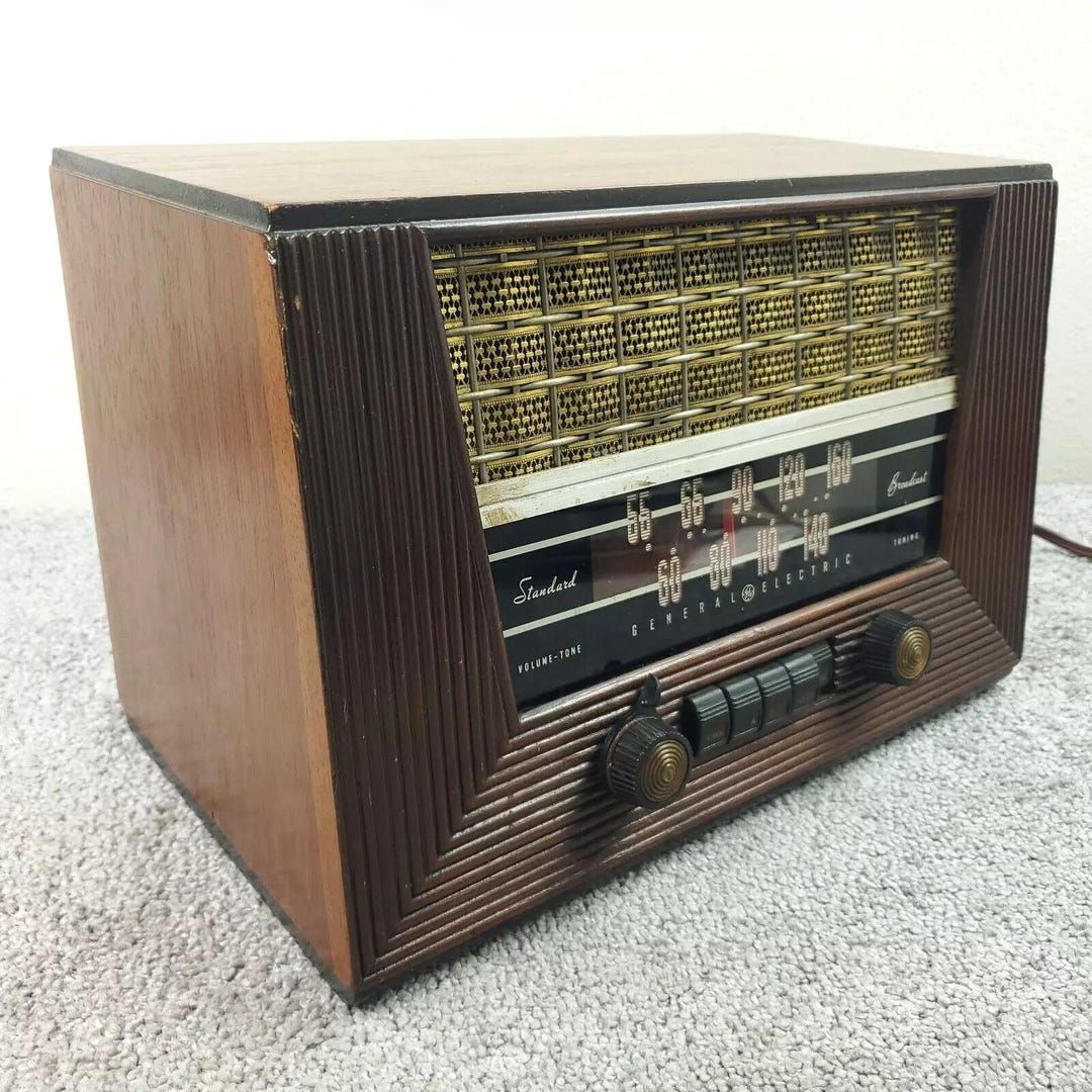 Vintage Tube Radio General Electric Model 321 AM GE Wood MCM Pushbutton ...