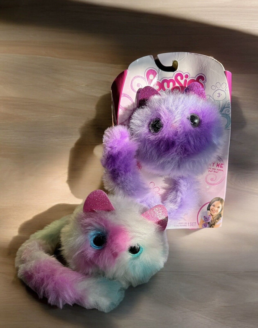 X2 Skyrocket Pomsies PATCHES Interactive/wearable Pom-pom Pet Cat New N ...