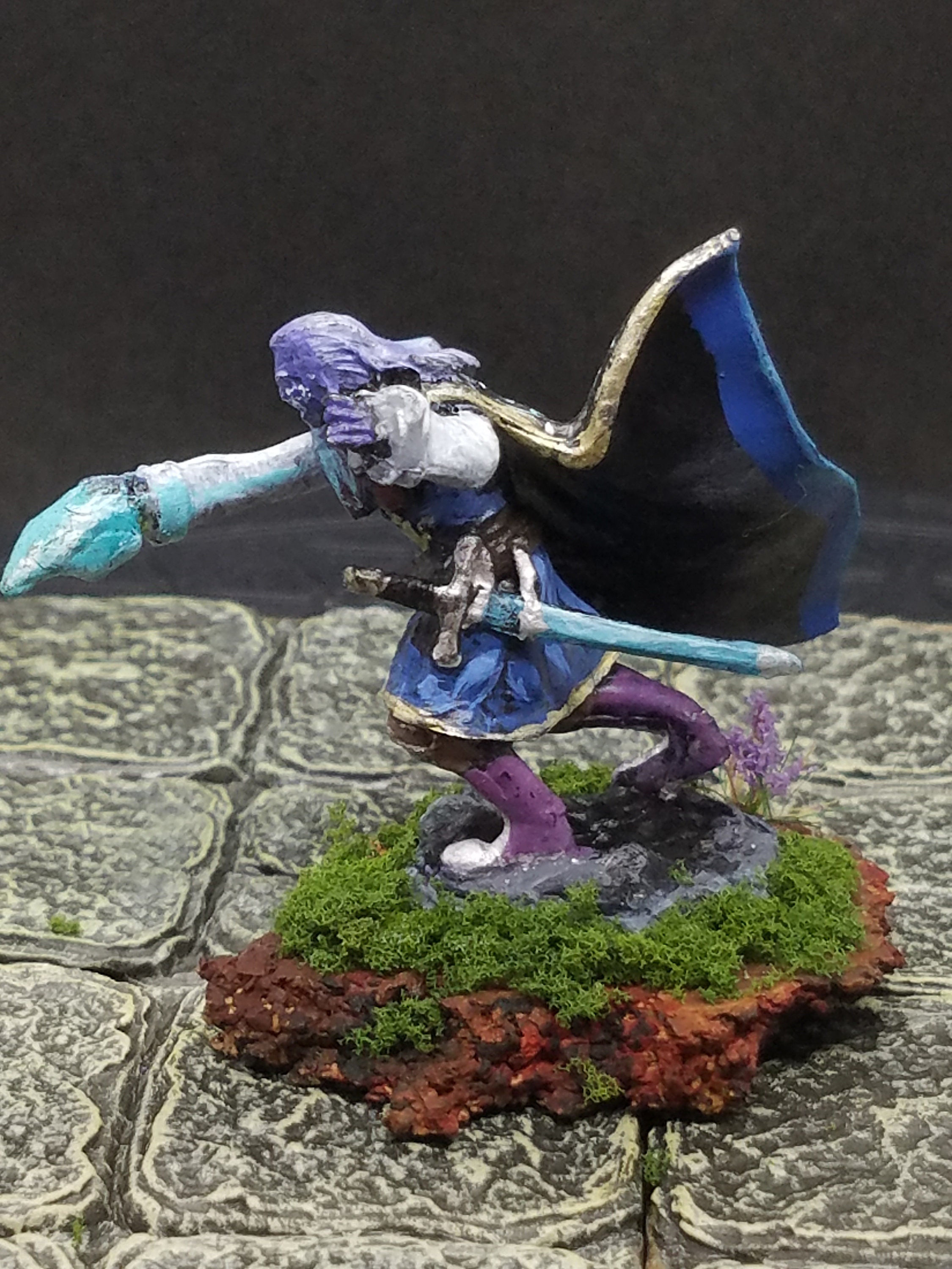 Aavaros Starlight Elf Mage D&D Miniature Hand Painted - Etsy Polska