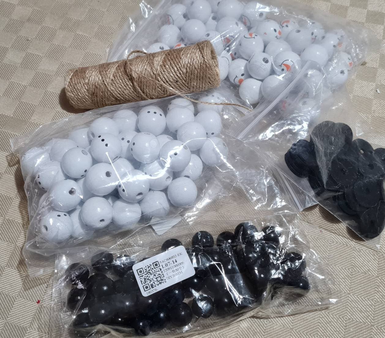 Snowman Wooden Beads Christmas Tree Ornaments, Handmade Christmas ...