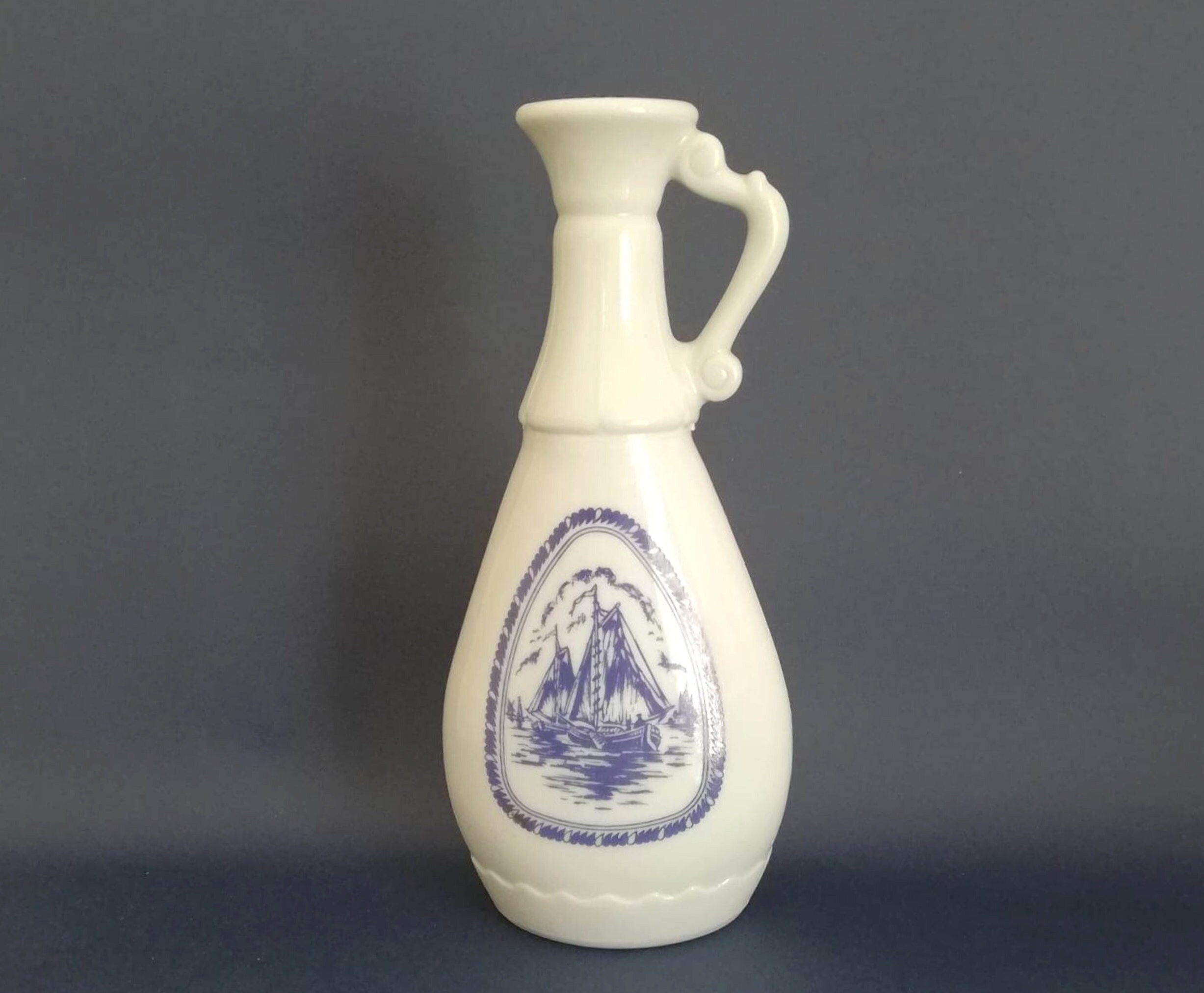 Vtg 1963 Jim Beam Delft Decanter With Blue Sailing Ships & White ...