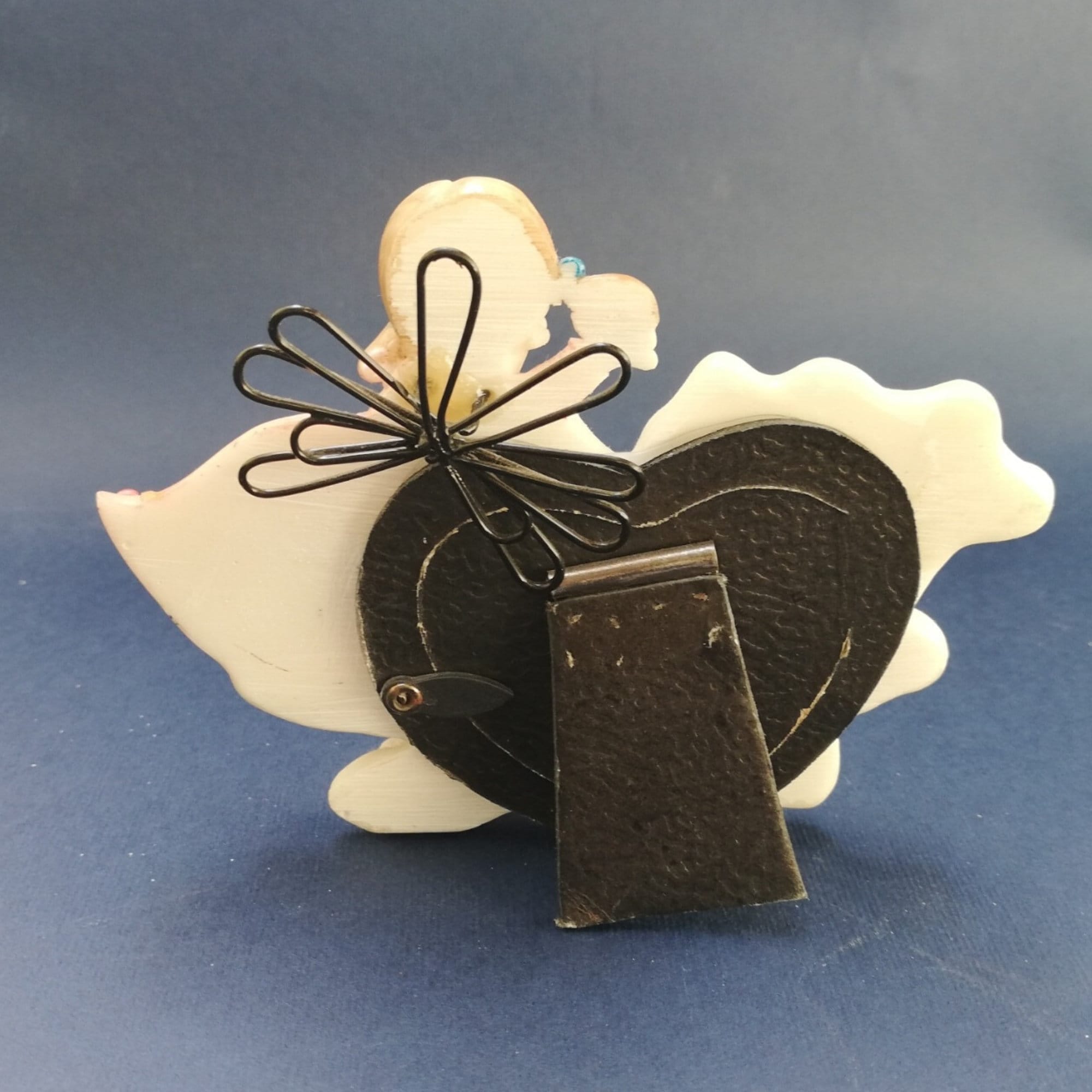 Vintage Heart-shaped Girls Photo Frame With Cute Relief Details ...