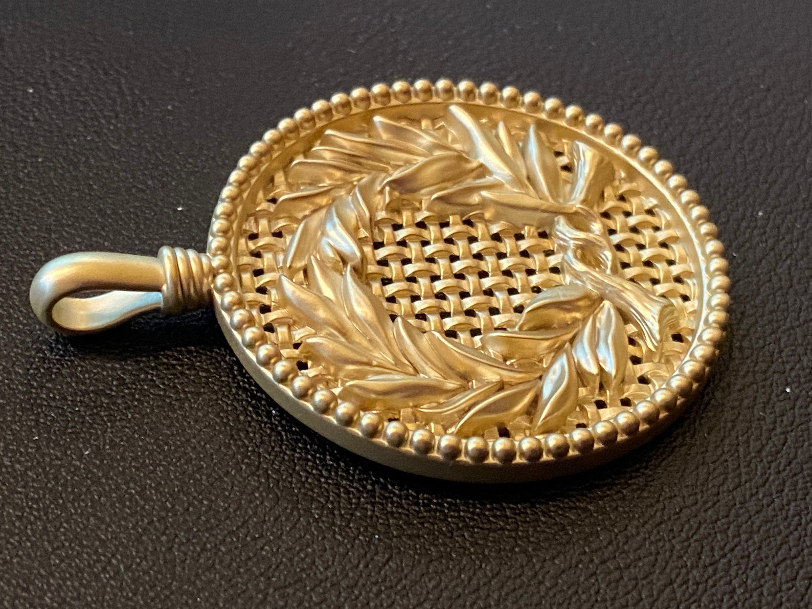 SCA Laurel Medallion Satin Gold Over Brass - Etsy