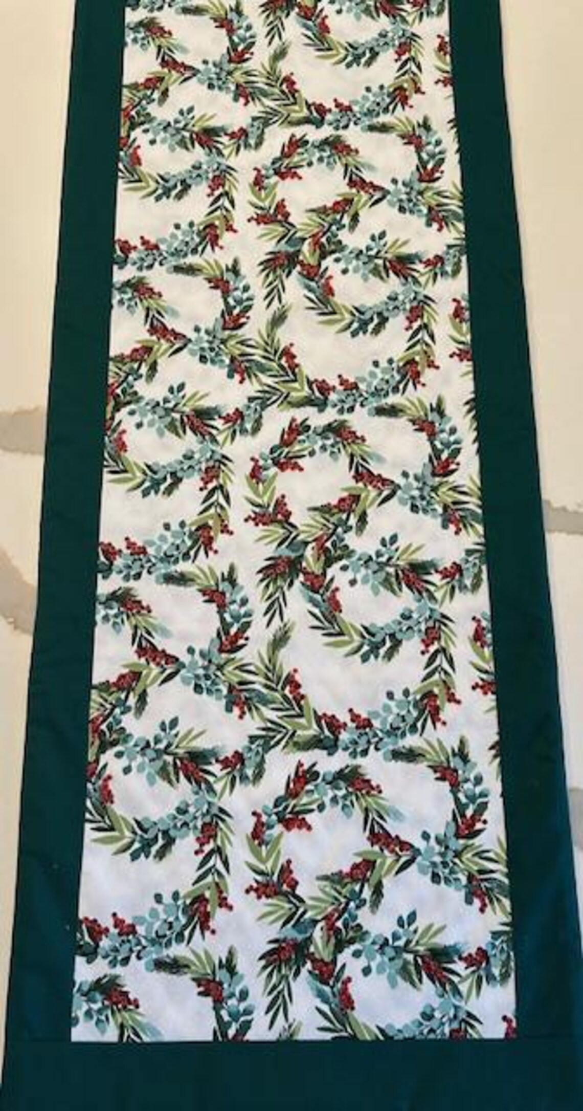 Holly Table Runner/winter Table Runner/christmas Table Runner - Etsy