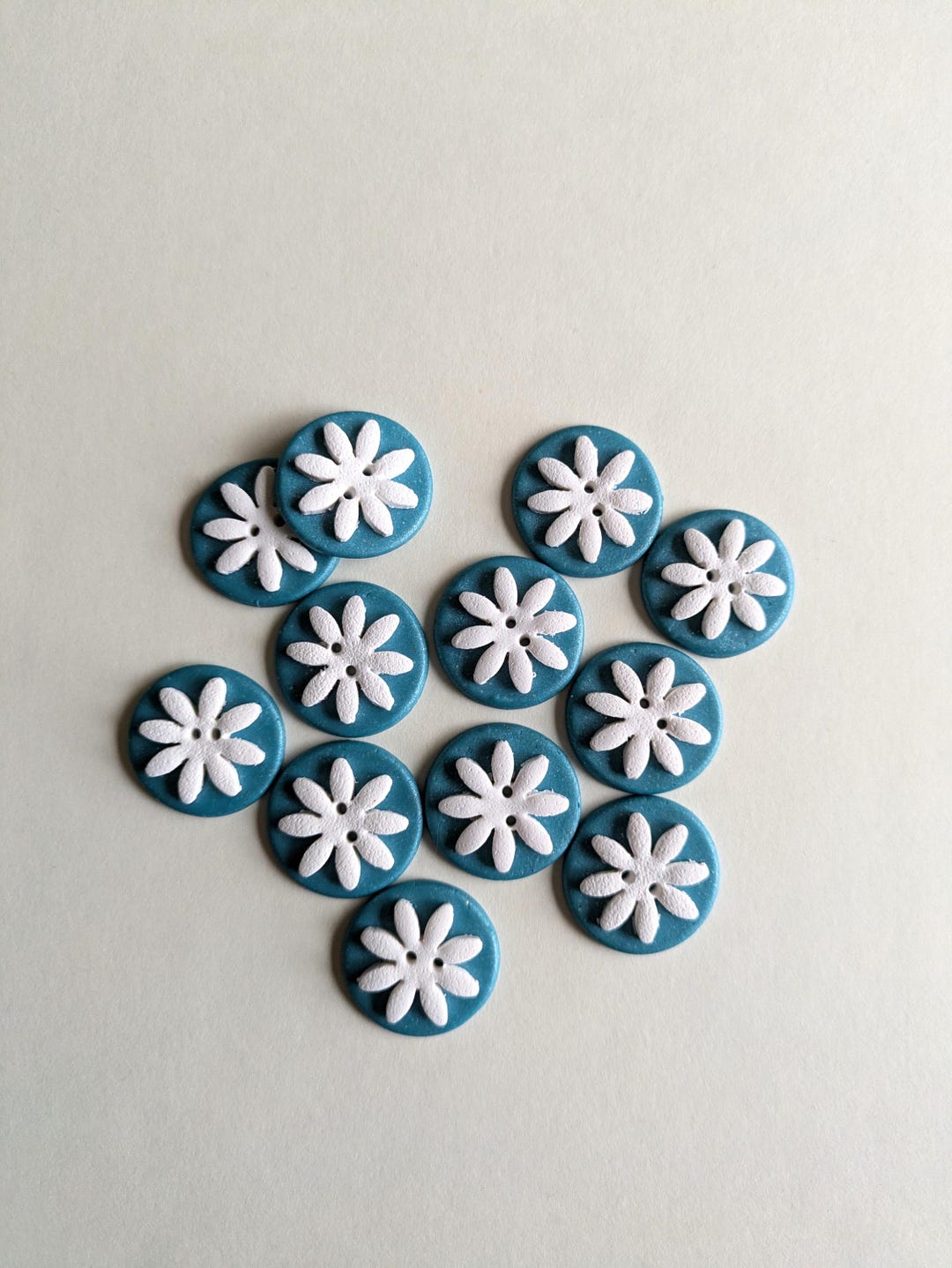 6 Flower Buttons, 7/8 Inch Buttons, Sewing Buttons, Knitting Buttons ...