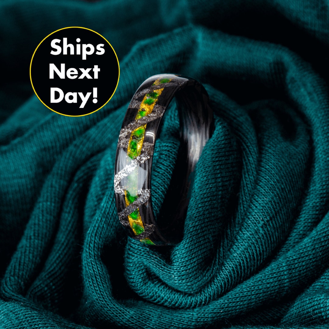Entwined Orbits - Emerald and Gold Meteorite Ring, Carbon Fiber Mens Wedding Band - Etsy