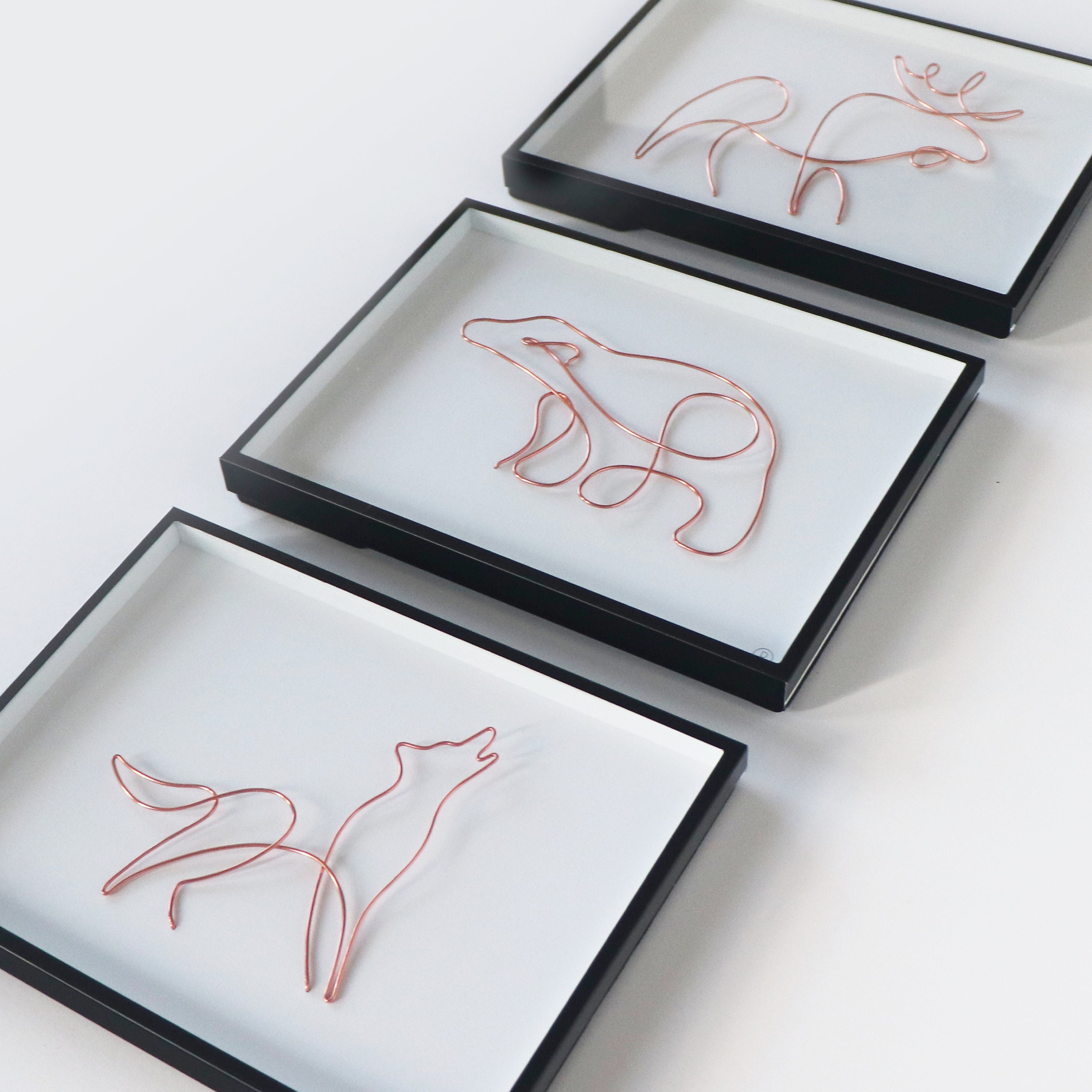 Single Line Animal Wire Art / Caribou/wolf/bear - Etsy