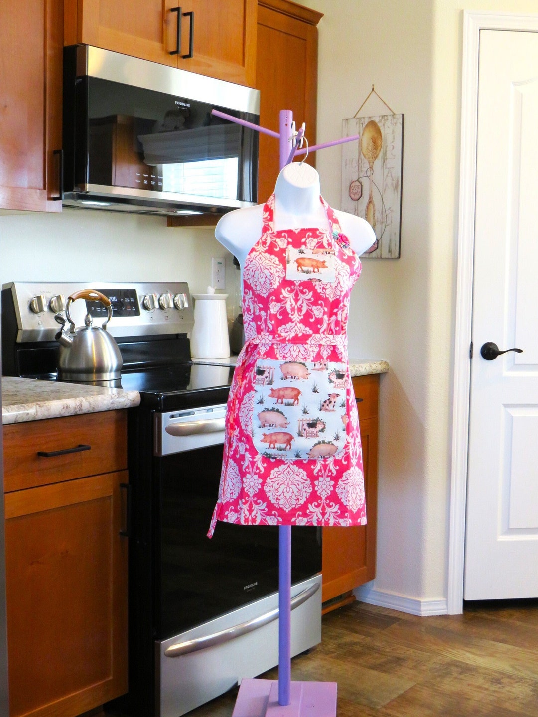 Pig Apron: Pink Waverly Cotton Farmhouse Kitchen Decor - Etsy