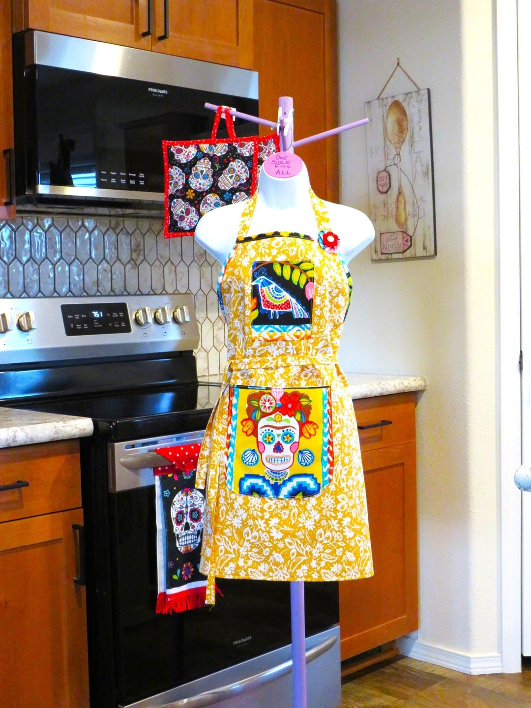 Sugar Skull Apron, Mexican Apron, One Size Fitsall Sugar Skull Apron ...