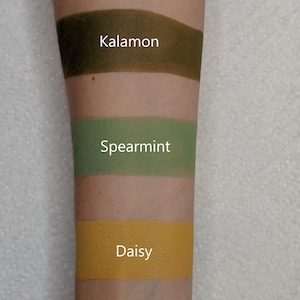 Kalamon - Vegan Pressed Eyeshadow Matte Olive Green - Etsy