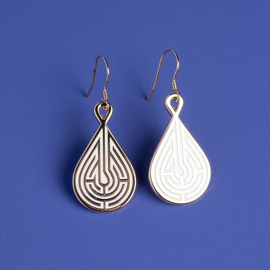 Grace Hopper / Half-nanosecond Earrings - Etsy