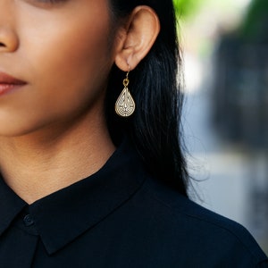 Grace Hopper / Half-nanosecond Earrings - Etsy