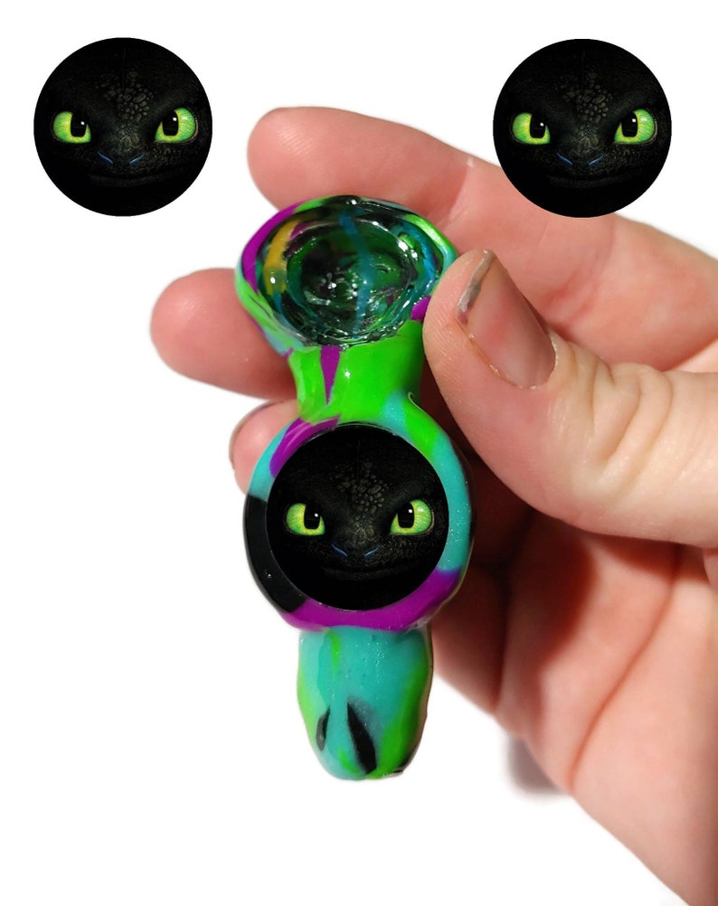Custom Toothless Dragon eye Glass smoking pipe girly pipes | Etsy