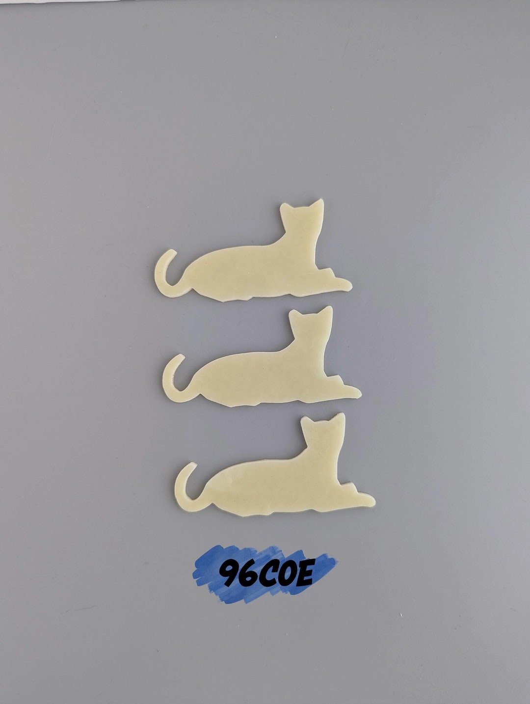 96 COE 1" 3pk Mini Precut Cat Laying Down Fused, Stained Glass, and ...