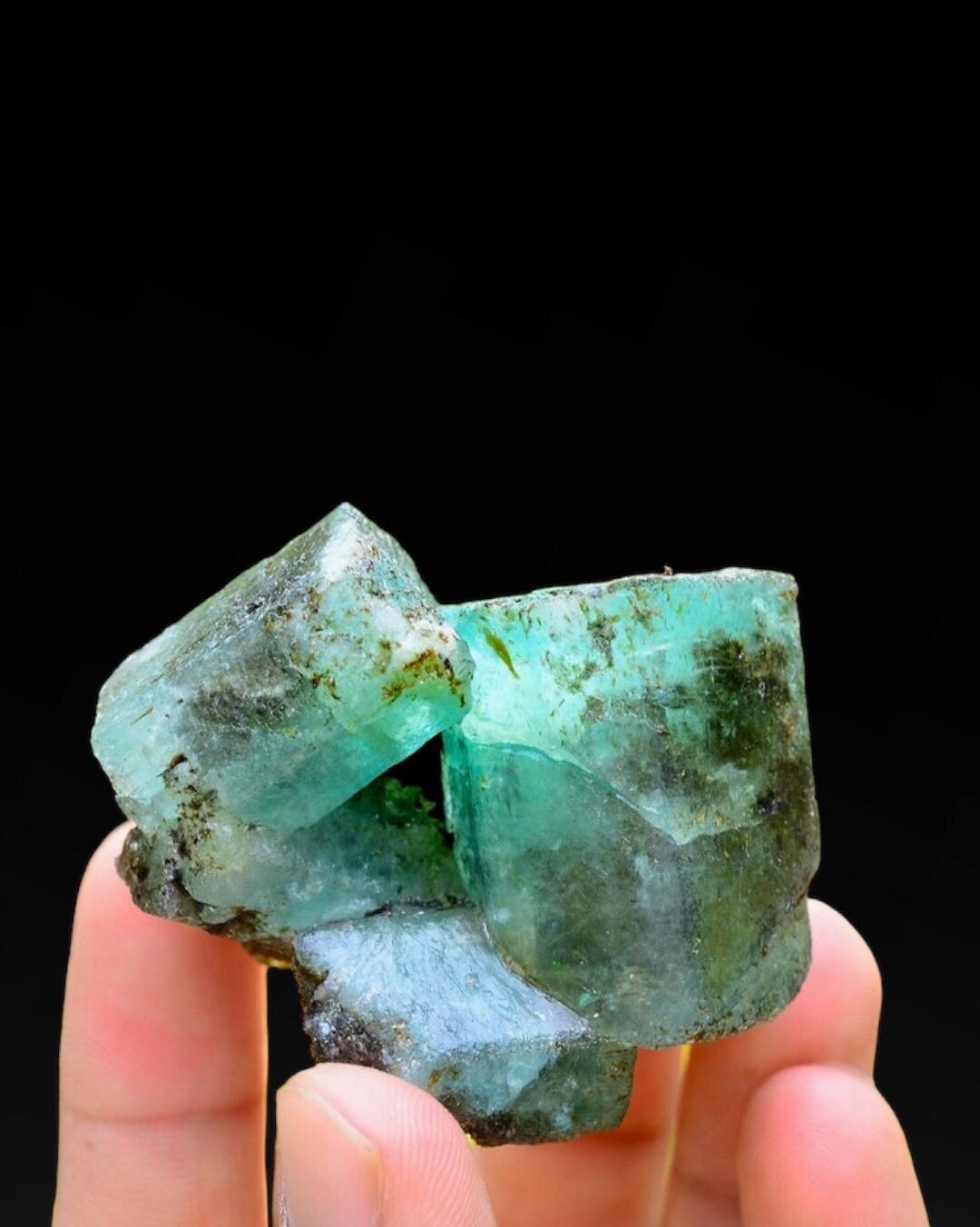 Beryl Var Green Hexagonal Terminated Emerald Crystals Bunch With Mica ...