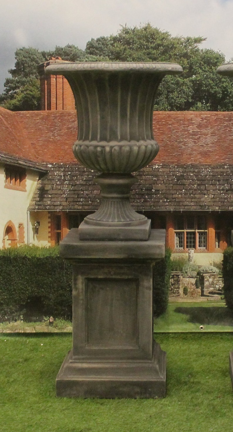 Single Georgian Urn on Panel Plinth - Etsy