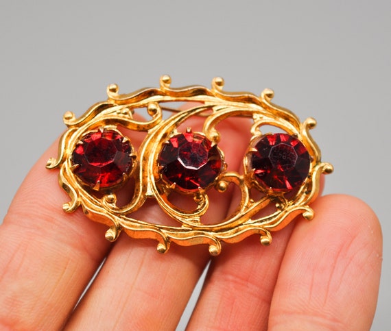 Vintage USSR Soviet Gold Plated Metal Brooch. - Gem