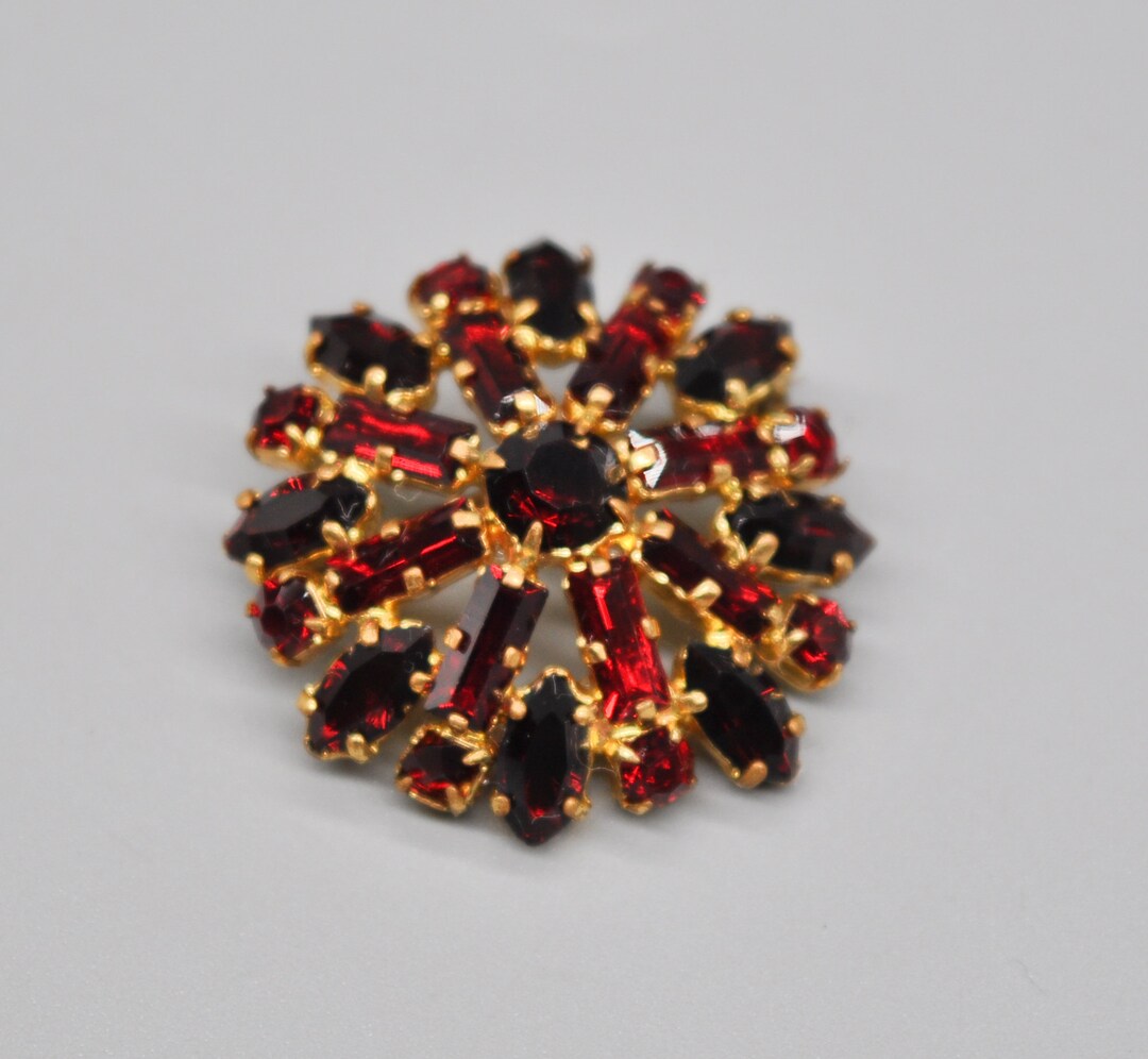 Vintage Czech Gold Tone Metal Brooch. - Etsy