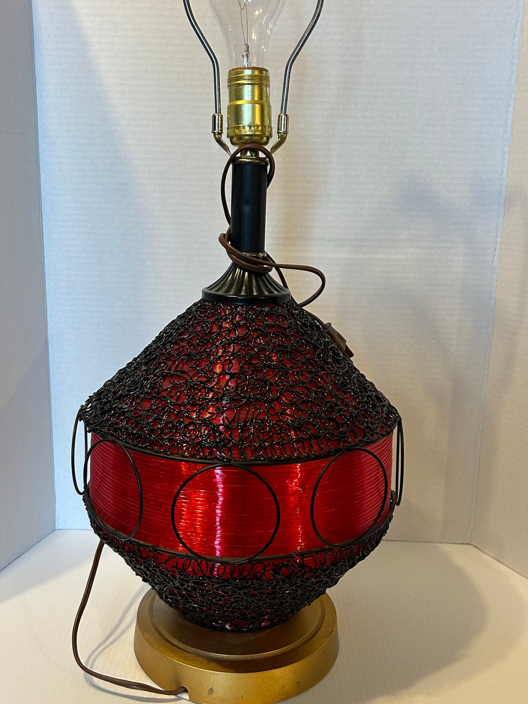 Vintage Black on Red Lucite Spaghetti Table Lamp - Etsy