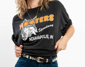 Hooters t shirt | Etsy