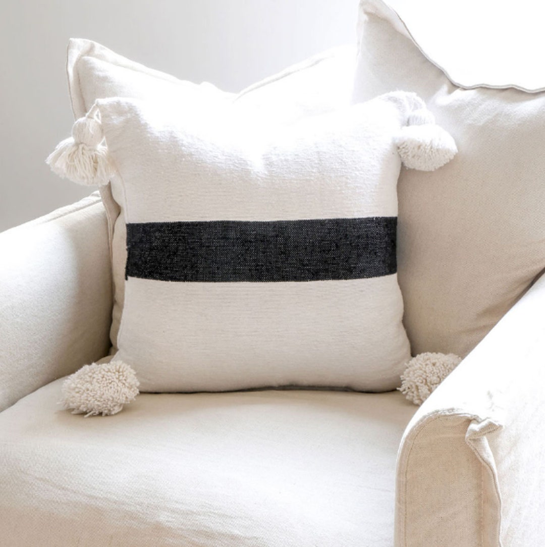 Set of 2 HAND WOVEN PILLOW - Tassel Throw Pillow - Boho Pillows- Tassel ...