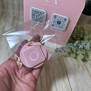 Smart Business Keychain, Instagram Profile Keychain, Scannable Keychain ...