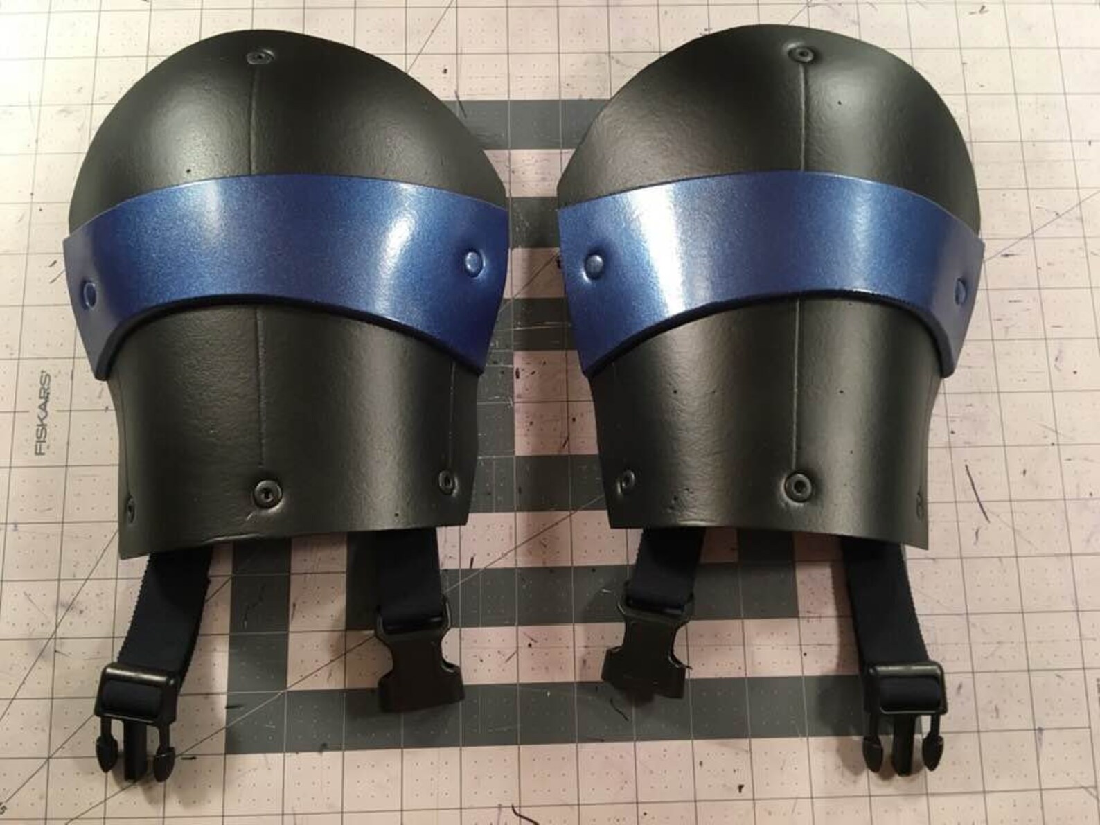 Nightwing Cosplay Set Chest Vest Armor and Shoulders Adjustable Straps ...