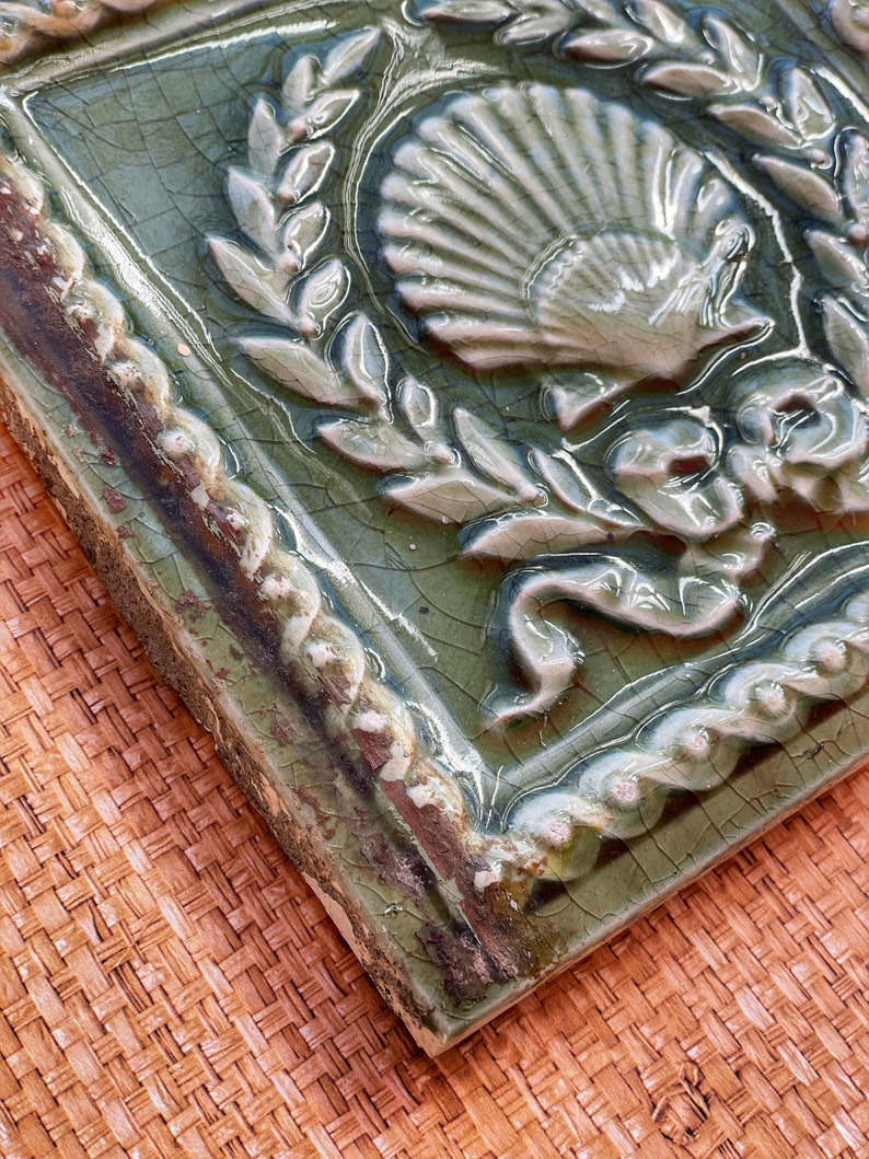 Vintage Glazed Trent Tile With Sea Shell Bow Design - Etsy
