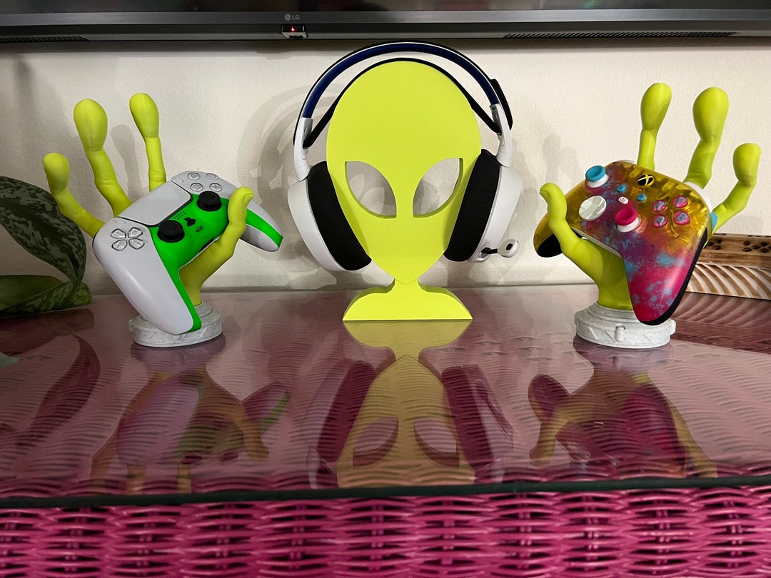 Alien Hands and Head - 3D Printed PS5 / XBOX Controller and Headset ...