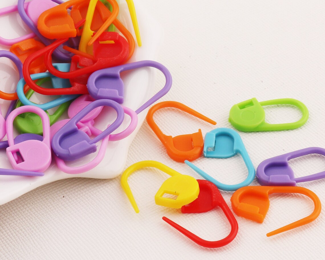 Plastic Safety Pin Markers/locking Stitch Markers/plastic - Etsy