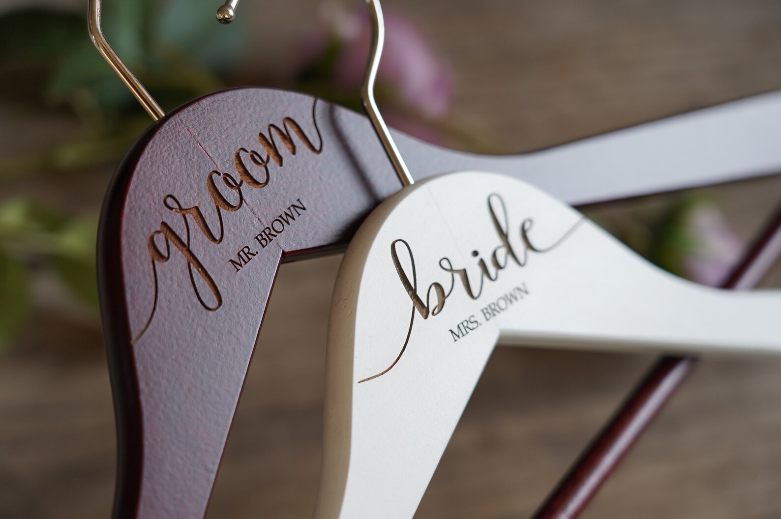SET of 2 Personalized Hangers Engraved Hangers for Bride & | Etsy