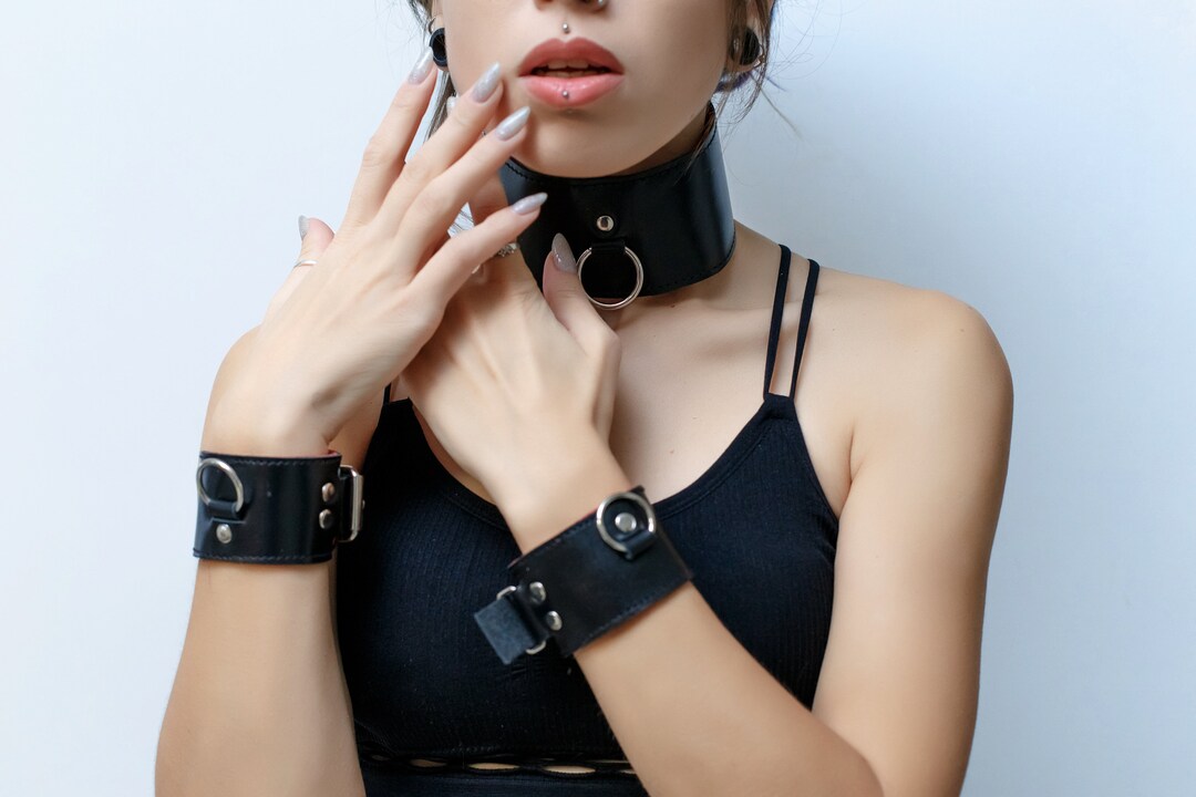 Leather Collar and Handcuffs, BDSM Restraining Kit, Bondage, Handmade - Etsy