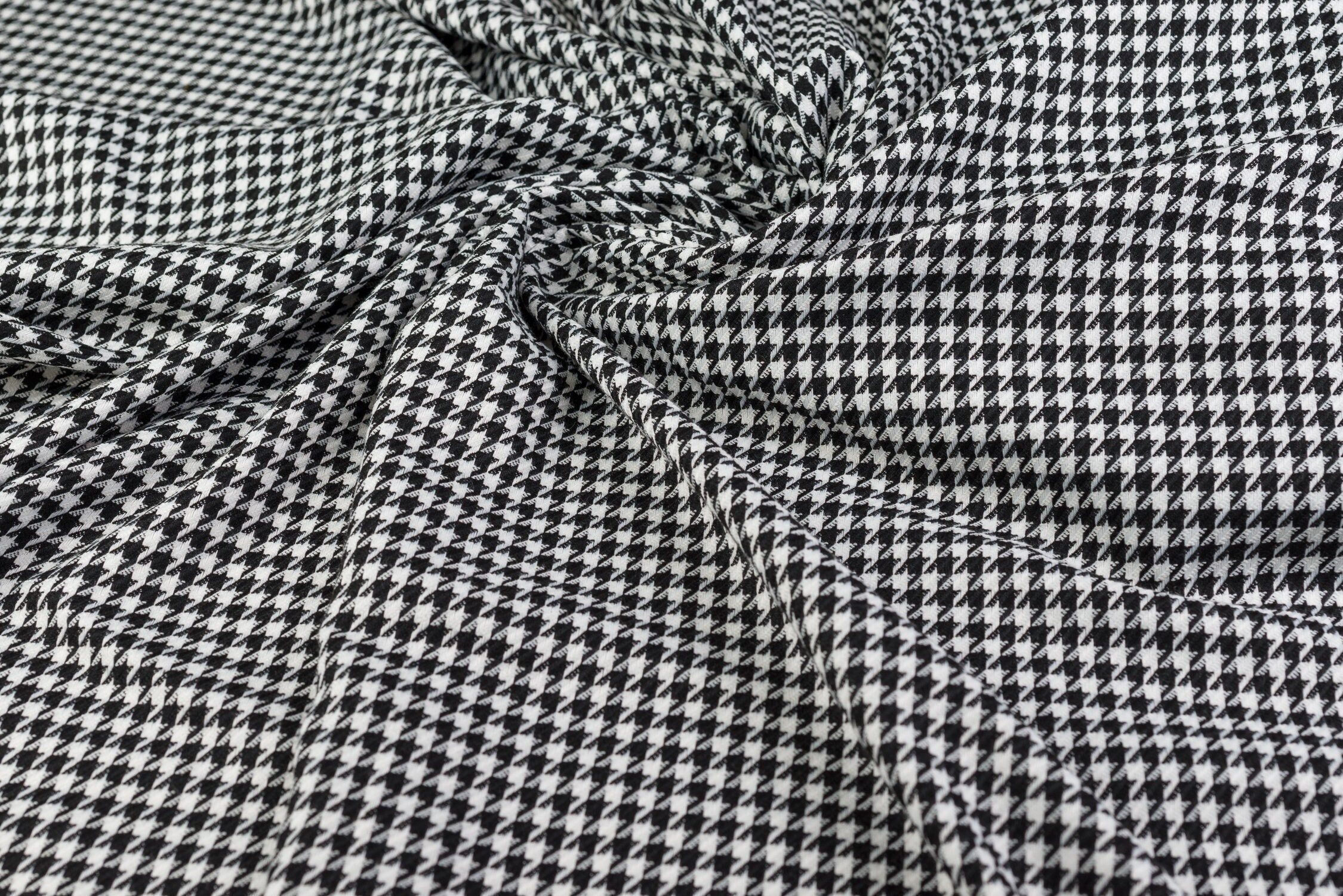 Light Weight Tweed Fabric With Houndstooth Pattern in Black and White ...