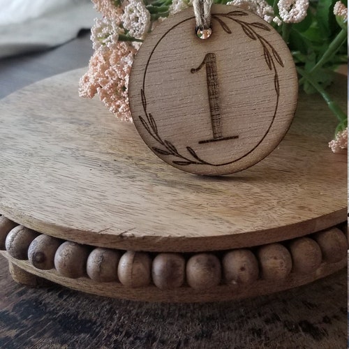Rustic Wooden Table Number Tag // Farmhouse Style // Wedding - Etsy