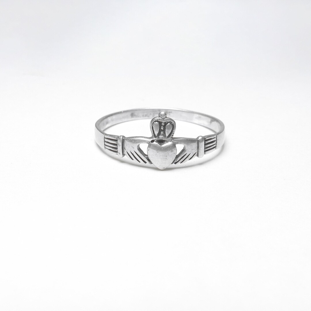 PETER STONE Sterling Silver Heart, Hands and Crown Celtic Claddagh Ring ...