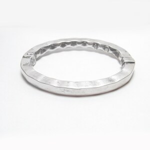 HOUSE OF BANGLES Sterling Silver Rippled Design Spring Loaded Bangle ...