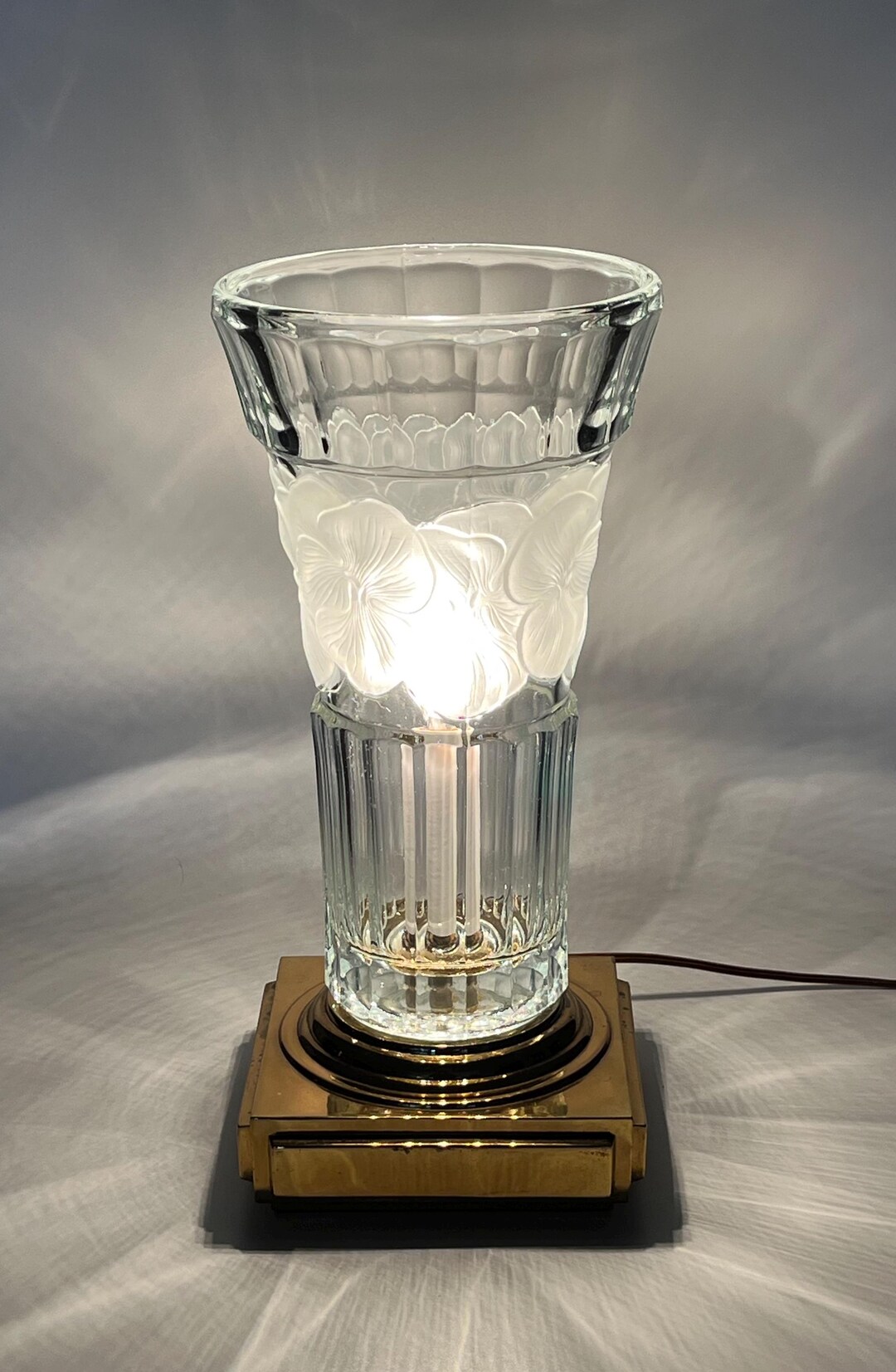 Vintage Hibiscus Electric Vase Style Lamp Clear Crystal Frosted ...