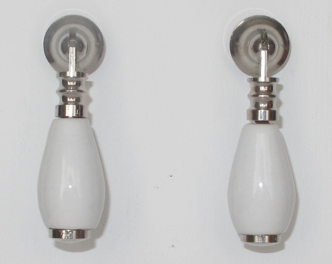 2 X Antique Style Ornate Tear Drop Pendant Solid Brass Handle Pulls W ...