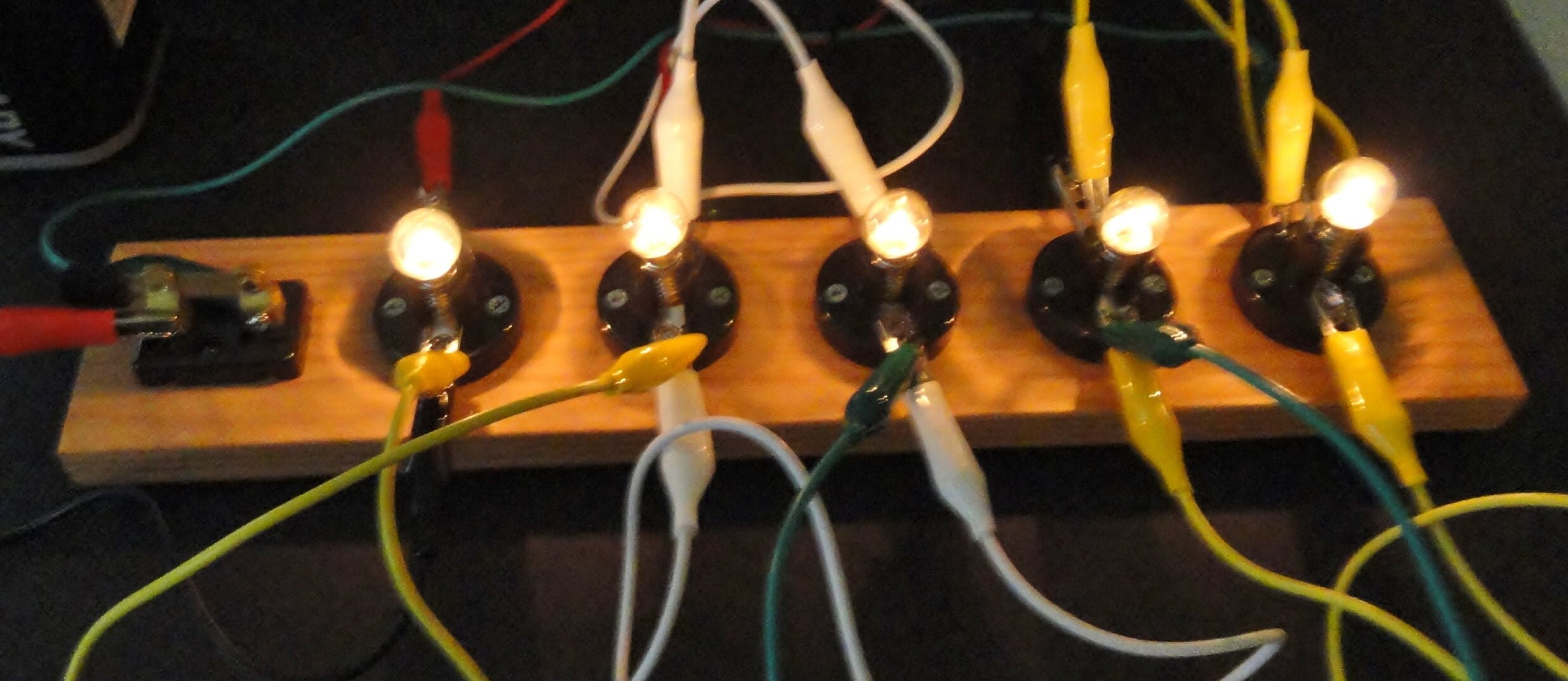 Basic Circuit Kit - for Teaching Series and Parallel Circuits - Brand ...