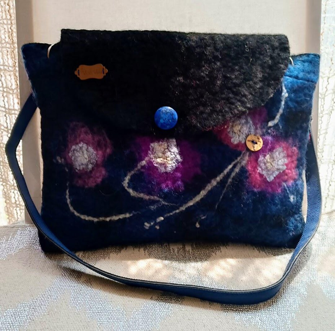 Bags/bag Felt /hand Felt Bag/ Handmade Wet Felting Bag/ Felted Hand Bag ...