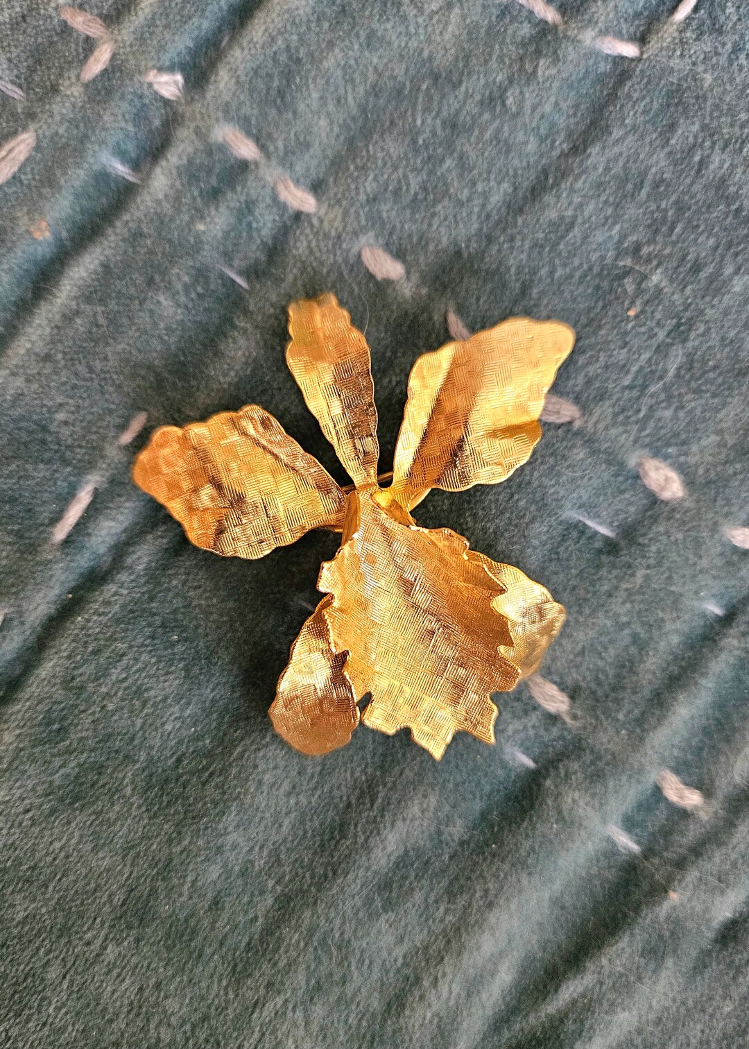Vintage Gold Tone Brooch Pin Orchid Flower Bloom Textured Beautiful ...