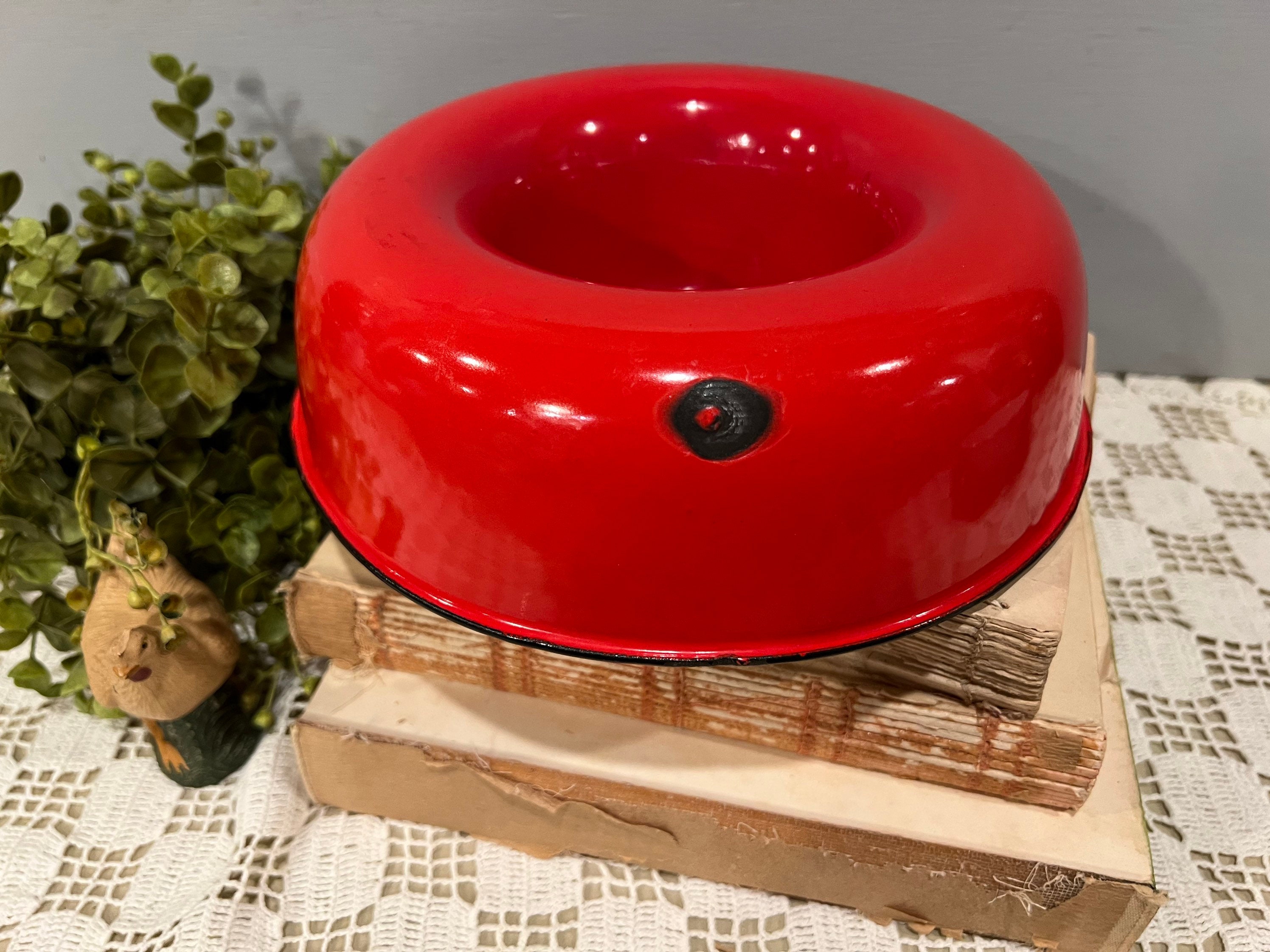 Vintage Cream Cityware Milwaukee Red /white Enamelware Bunt/ringmold - Etsy