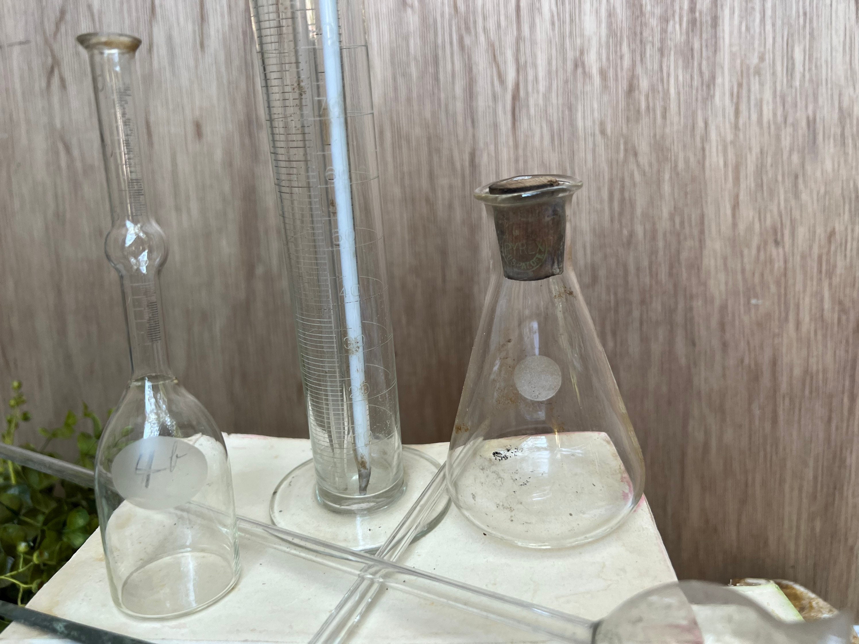 Vintage Chemistry Science Lab Glass Lot . Science Equipment for ...