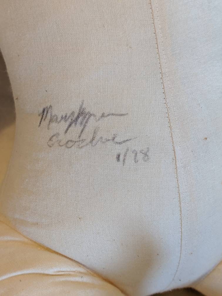 Jahrgang Theo Menzenbach Porzellan Babypuppe, 1988, bebe original, weiße Spitze Kleid, 3 Stück ...