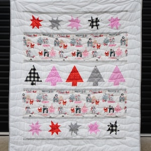 Make Merry Christmas Quilt Pattern by Louise Papas - Etsy