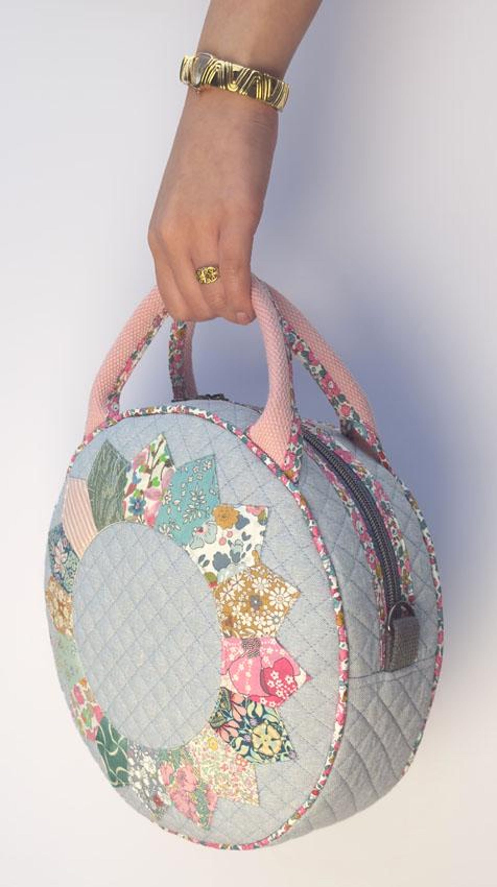 Carry Round Bag Pattern by Melly and Me - Includes Acrylic Dresden ...