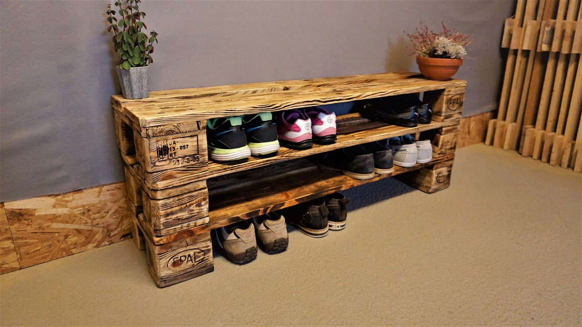 Erstaunlich Selbstgebautes Schuhregal Aus Paletten Fotos