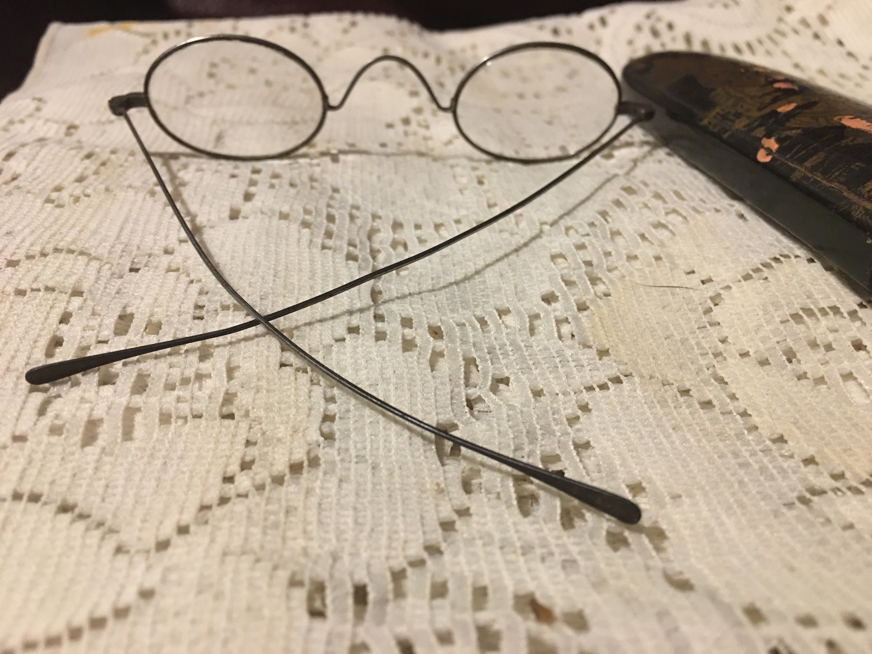 Vintage Wire Spectacles With Oriental Themed Paper Mâché Lacquer Case ...