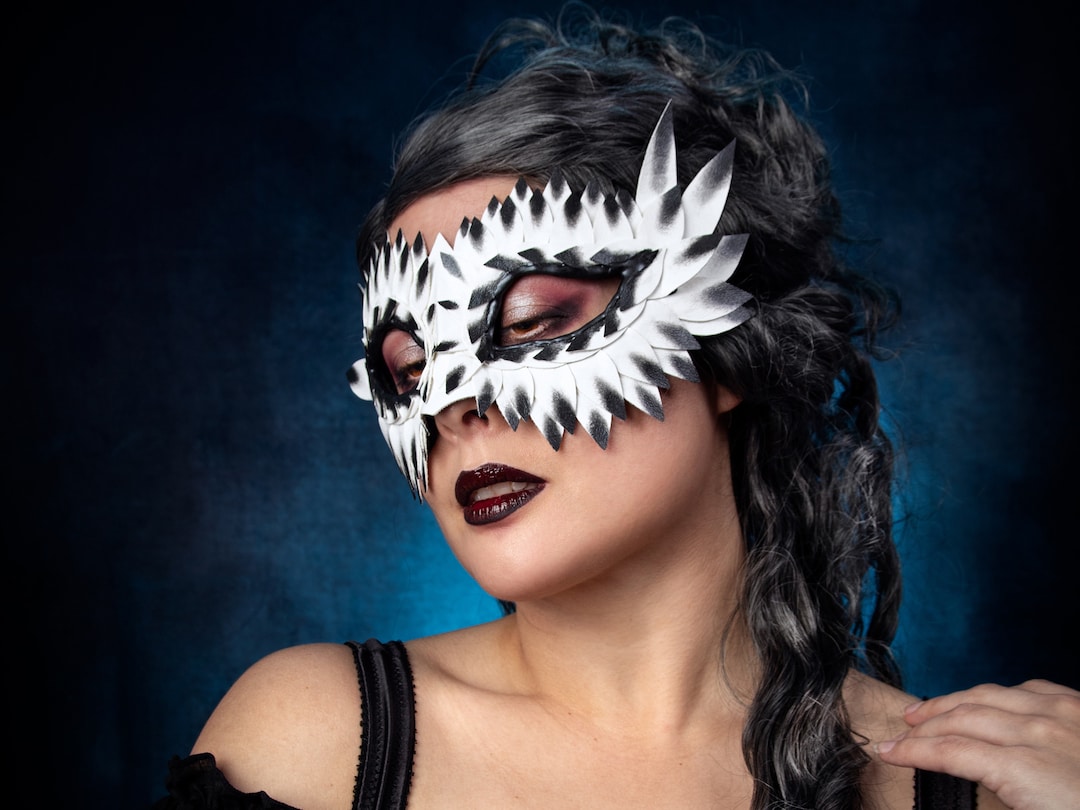 Snowy Owl Mask, White Bird Layered Feather Masquerade Mask - Etsy
